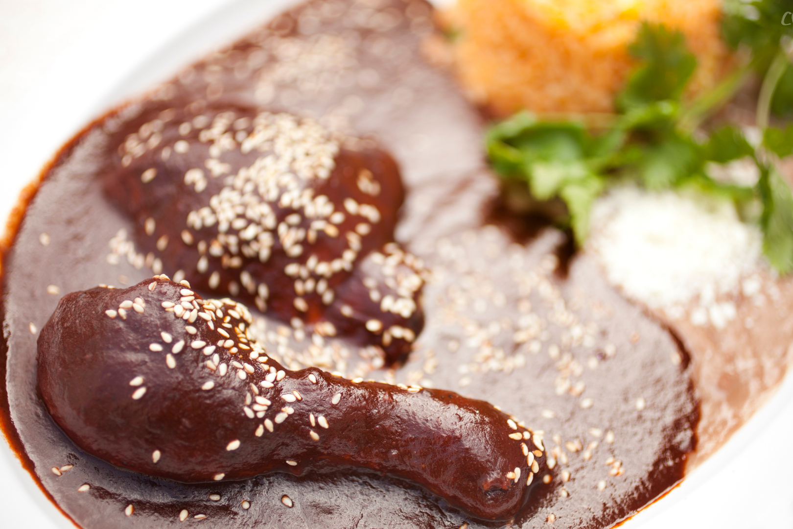 Descubre el Sabor del Mole Poblano: Receta Tradicional en 7 Sencillos Pasos